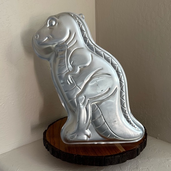Wilton | Kitchen | Vintage 987 Wilton Dinosaur Partysaurus Trex Cake ...